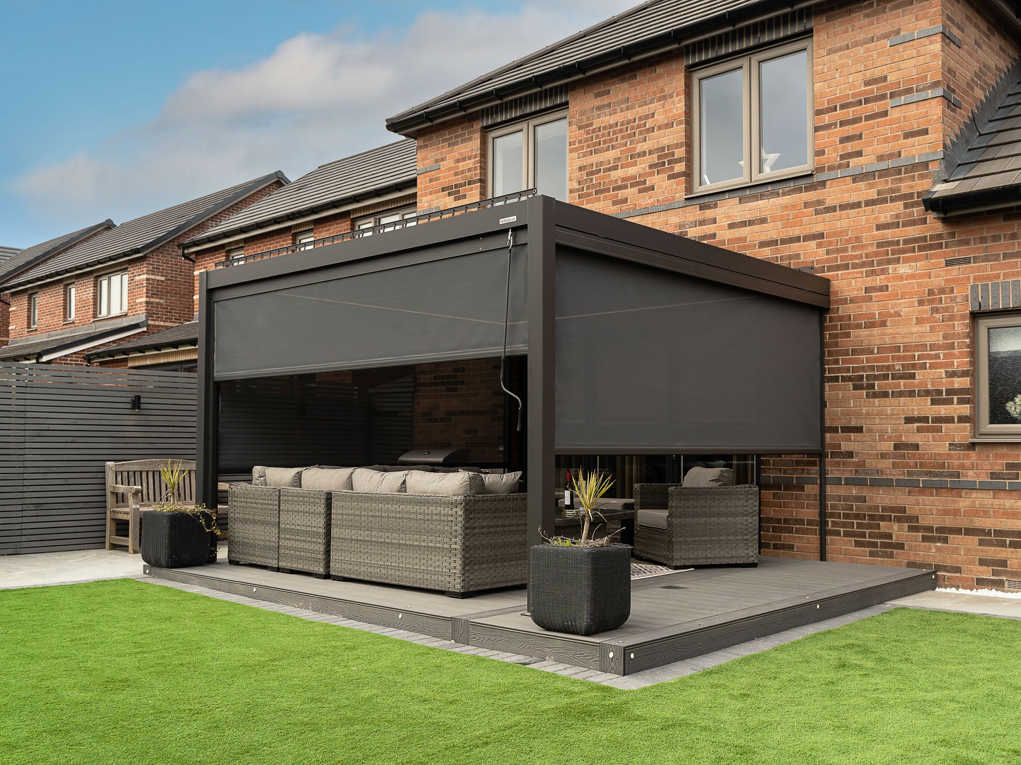 Retractable Pergola Privacy Screens | S1 Model | PERGOLUX